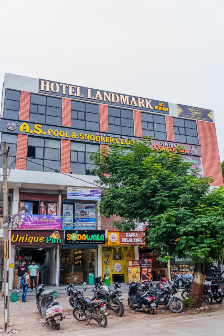 Hotel Landmark - Anand