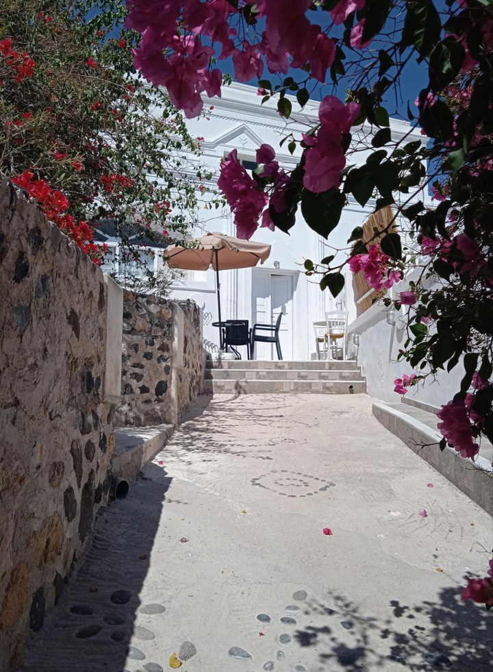 Loukas Kontos Traditional House - Santorini