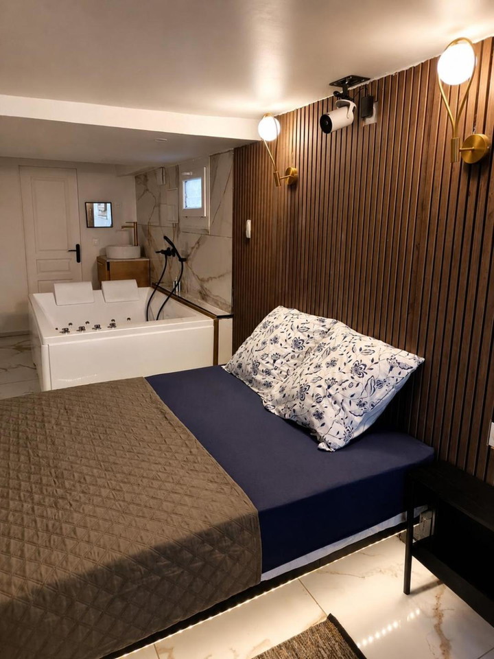 Suite Romantique Avec Jacuzzi Et Cinema Près De Paris - Montreuil