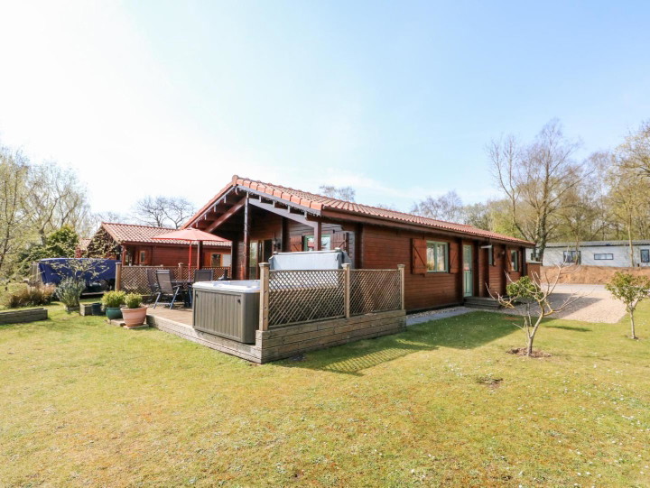 Bittern Lodge - Woodhall Spa