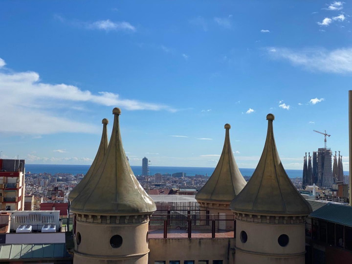 Amazing Sea And Sagrada Familia Views Homey Apartment - Ripollet