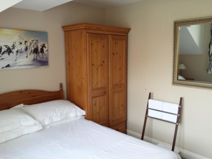 Glenade - Bradford-on-Avon