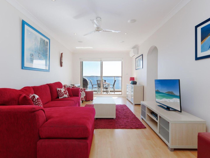 Kiah 1, 53 Victoria Parade - First Floor Unit With Stunning Views, Wi-fi And Aircon, - Salamander Bay