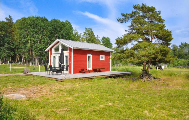 Nice Home In Hammarö With Kitchen - Karlstad
