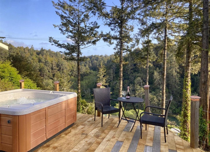 A - Riverview - Fort Bragg, CA