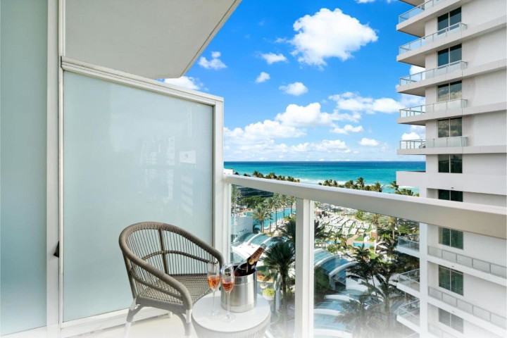 Fontainebleau Miami Beach Tresor Private Luxury Suites - Surfside, FL