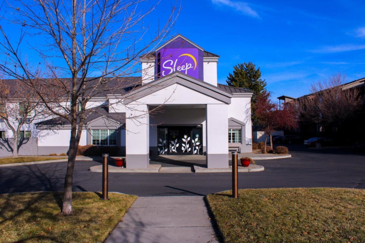 Sleep Inn Bend Crossroads Plaza - Bend, OR