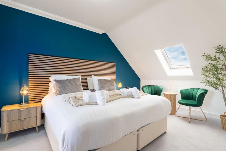 Hot Tub - Parking - Edinburgh Shawfair-nr Hospital - Edinburgh, UK