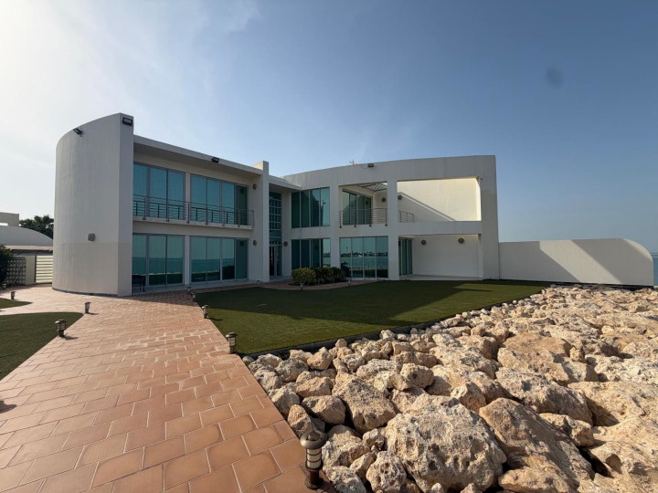 Elegant 5br Villa With Private Pool & Private Beach Access Durrat Al Bahrain - バーレーン