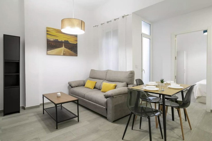 Fantastic Apartment In The Heart Of Alicante - Quiet Courtyard Side - Alicante