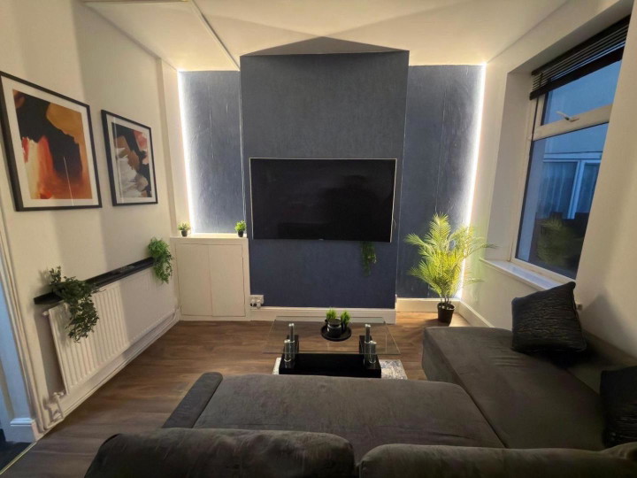 Cardiff Central Spacious 1br Ground Floor Flat With Garden - Barry