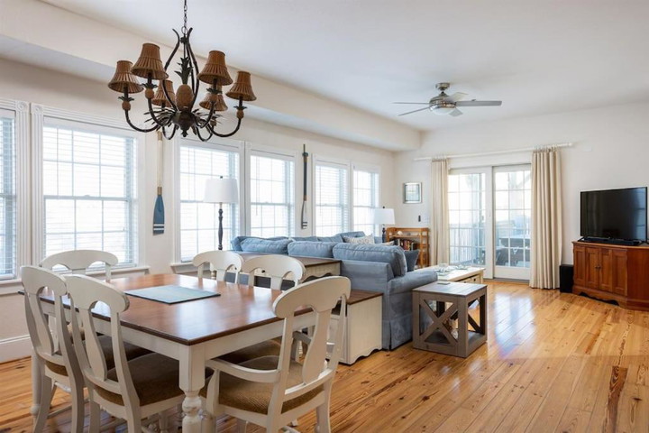 Steps From The Beach - Spacious Condo With Amenities - Kill Devil Hills, NC