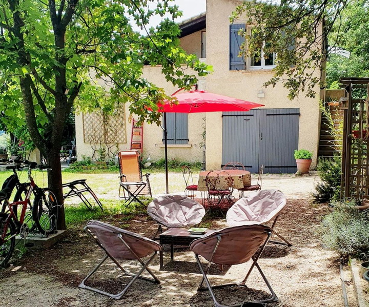 Les Marronniers Charmant Petit Appartement A La Tour D'aigues Vaucluse - Pertuis