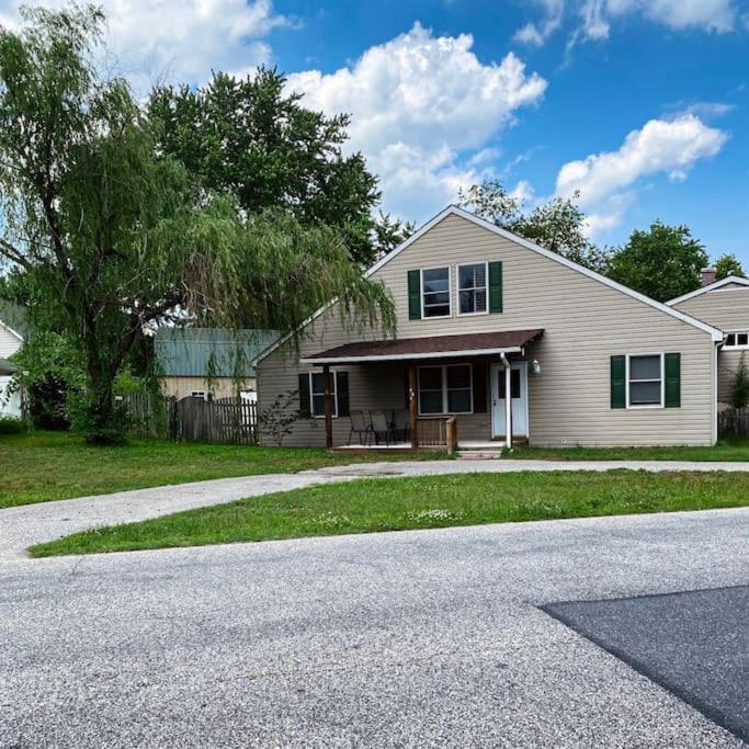 Entire Private 2 Bedrooms House, Nice Neighborhood - Maryland