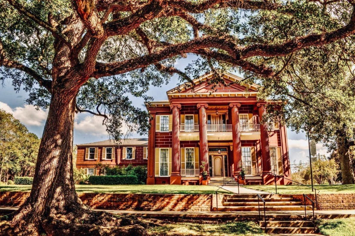 Magnolia Hall - Henderson Suite - King Suite - Natchez, MS