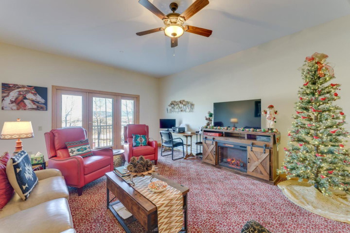 1 Mi To Skiing: Mtn-view Condo In Angel Fire! - Angel Fire, NM
