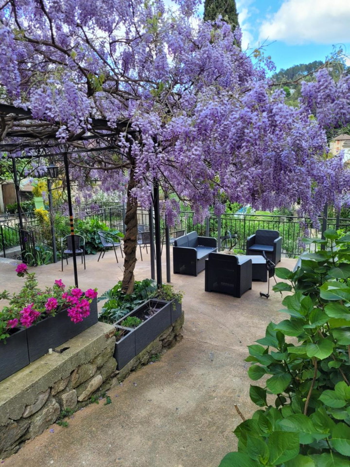Hôtel Restaurant Les Touristes - Vals-les-Bains