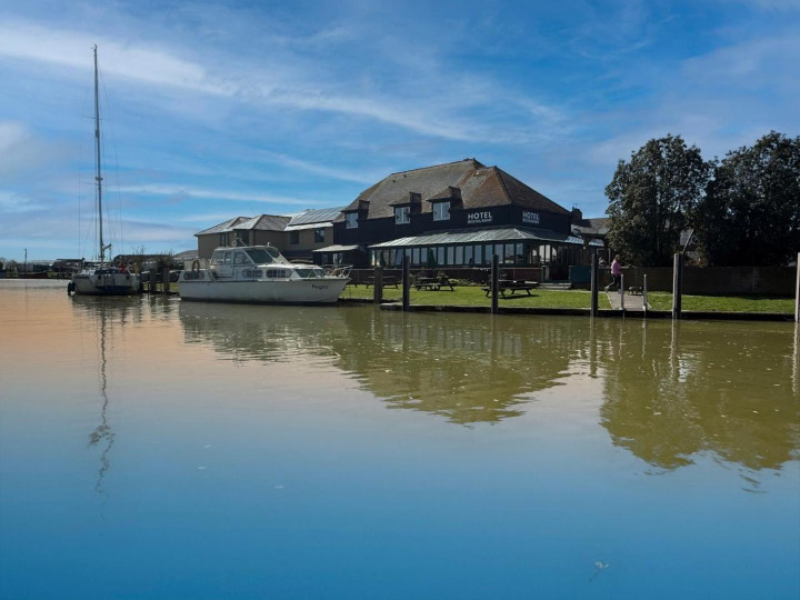 The River Haven Hotel - Hastings