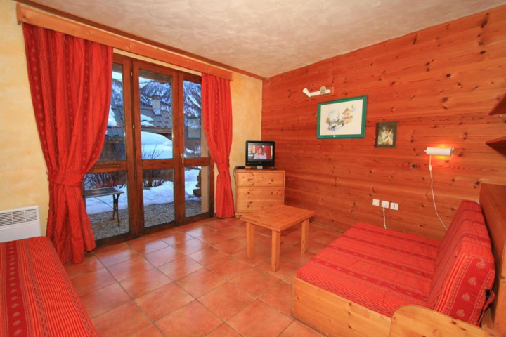 Le Barlèt23 Pers Hameau Des Chazals Nevache Hautes Alpes - Névache