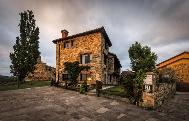 Centro De Turismo Rural La Coruja Del Ebro - Cantabria