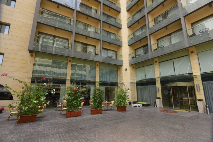 Ramada By Wyndham Downtown Beirut - Beirut