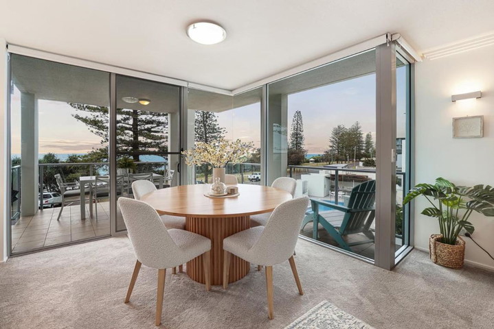 Dwell At 38, Oceanfront Apartment - Bundaberg Central