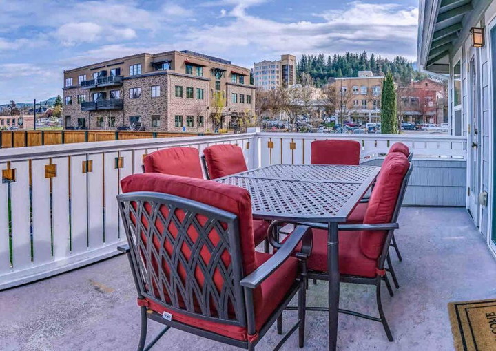 Pioneer Vacation Rentals - Pioneer Craftsman House - Ashland, OR