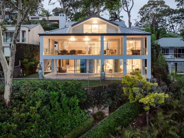 Wake To The Oceans Embrace Newport Waterfront Luxe - Sydney
