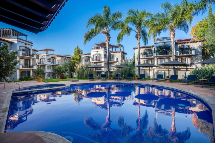 Gated Community Home, Pool, Parking, Tennis Court - San Miguel de Allende