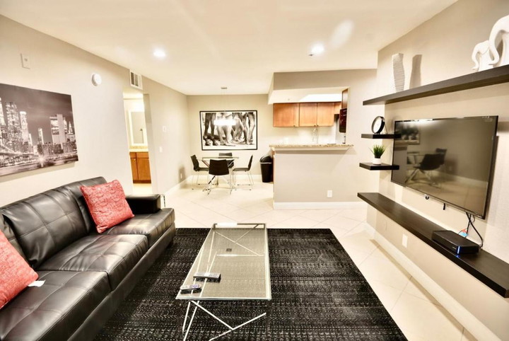 2br Balcony Pool Gym Near Las Vegas Strip - Las Vegas, NV