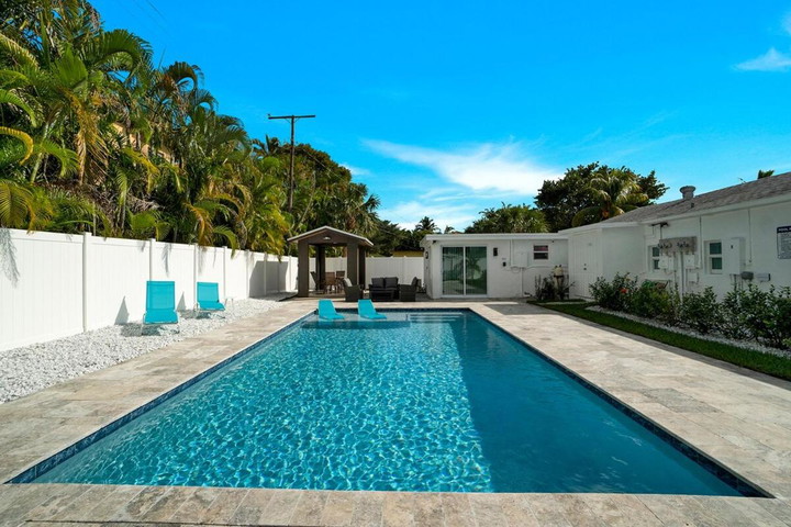 Modern 1 Bedroom Vacation Apartment With Pool C - Delray Beach, FL