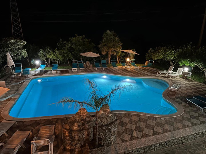 Hotel Royal Free Parking - Italy