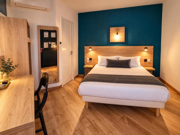 Mâcon Nord Hôtel, Ex Charme En Maconnais - Cluny