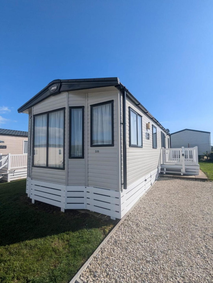 Beautifully Presented, Pet-friendly Caravan Sited On The Peaceful Durdle Door Holiday Park - Lulworth Cove