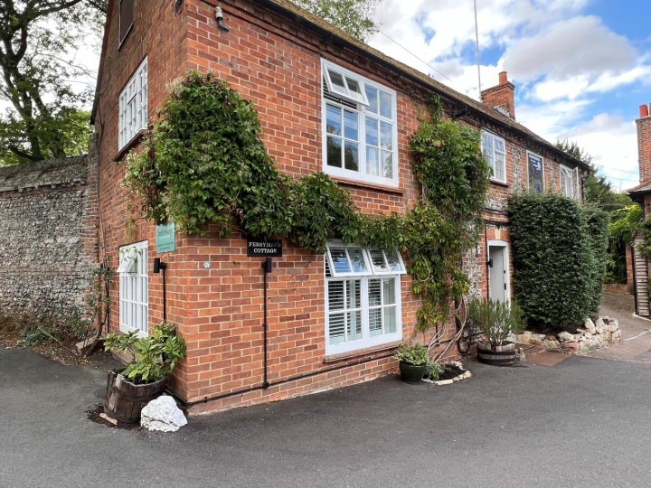 Ferryman`s Cottage At The Beetle & Wedge - Wallingford