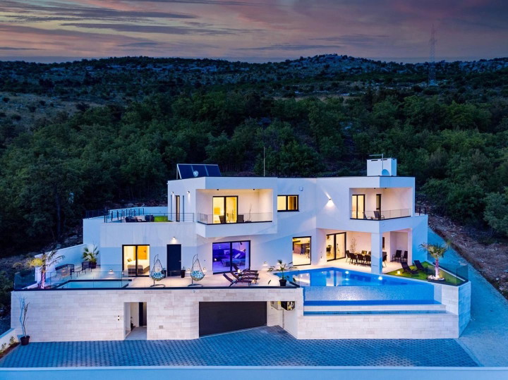 Villa Top Hill, Heated Infinity Pool, Jacuzzi, Sauna, 5 En-suite Bedrooms, A Media Room - Almissa