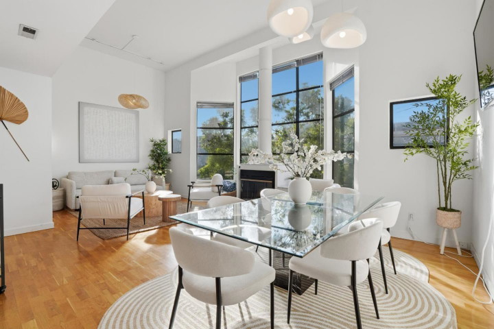 Bright Spacious & Comfortable Hayes Valley Condo - San Francisco, CA