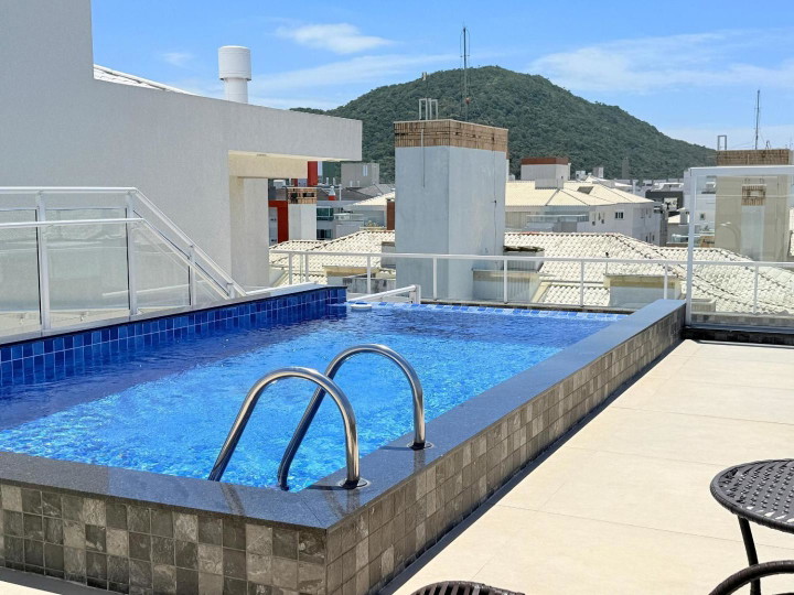Residencial Com Piscina De Borda Infinita A Poucos Passos Da Praia E Próxima à Sorveteria - Florianópolis