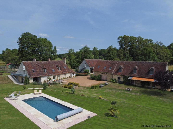 Maison Authentique Avec Piscine, Cheminée, Et Golf Dans Le Perche - Bellême