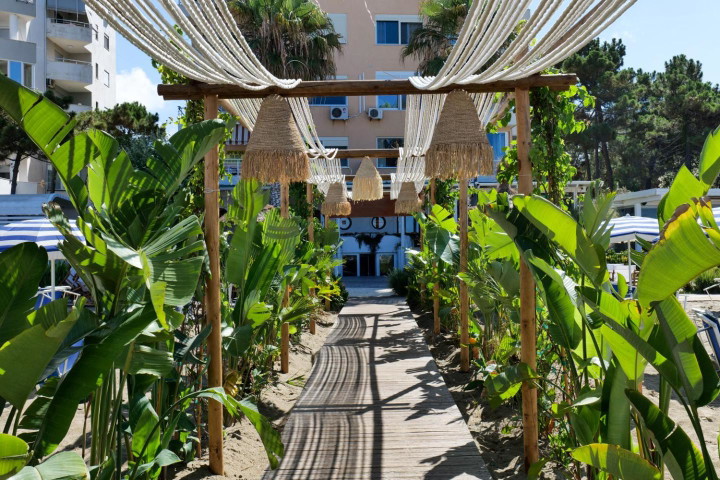 Pampas Duplex Rooms - Arnavutluk
