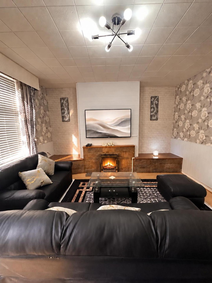 Cozy 3 Bedroom House In Oldham Central - Oldham