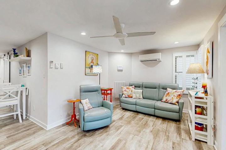 Town Of Rehoboth Beach --- The Boxwood House - 21 Wilmington Ave #1e - Dewey Beach, DE