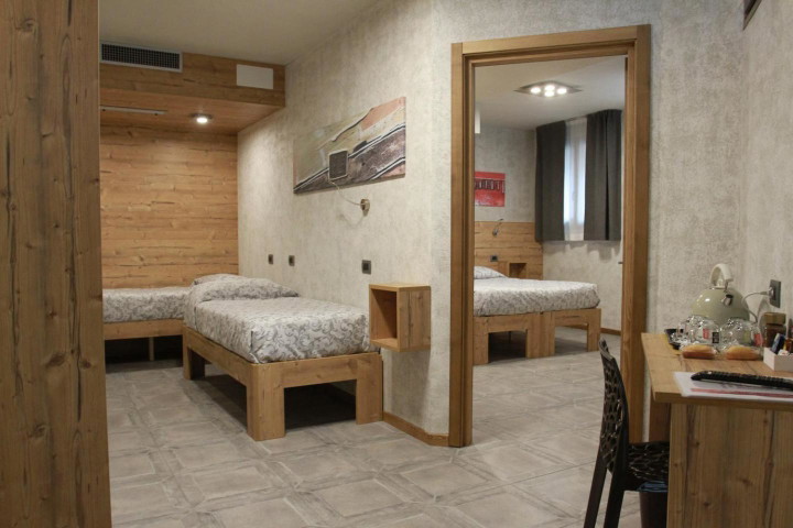 Hotel Bed & Rooms , Corte Rossa -1 Min Walk To Bernina Express - Tirano