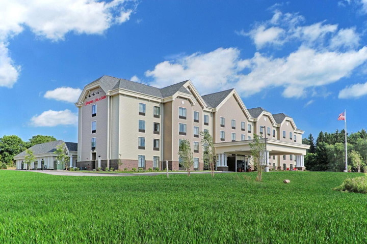 Hampton Inn & Suites Cazenovia, Ny - State of New York