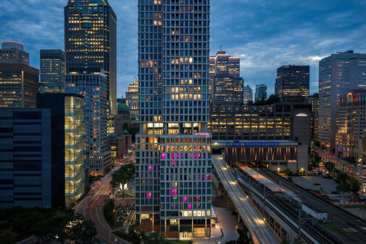 Moxy Montreal Downtown - Brossard