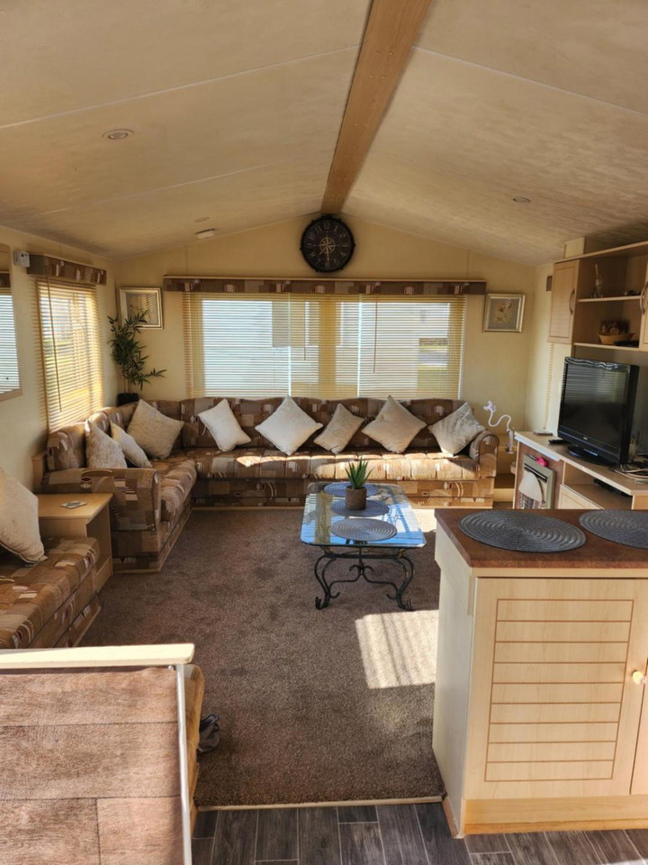 Sunnymede Park 6 Berth At Fantasy Island Minimum 3 Days - Anderby Creek