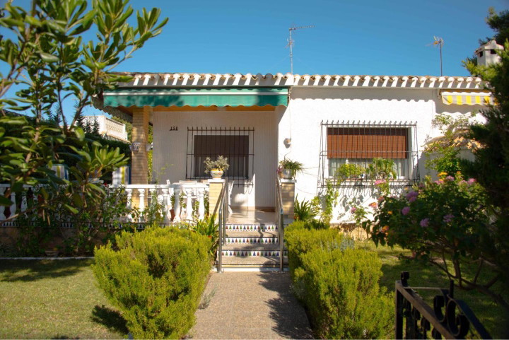 Casa Con Terraza - Villamartín
