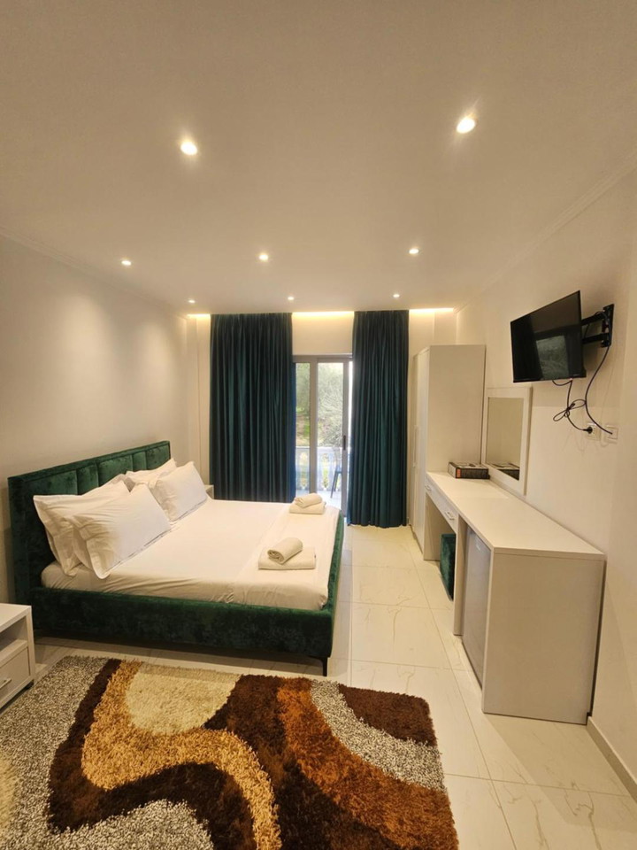 Amelia Room's - Albania