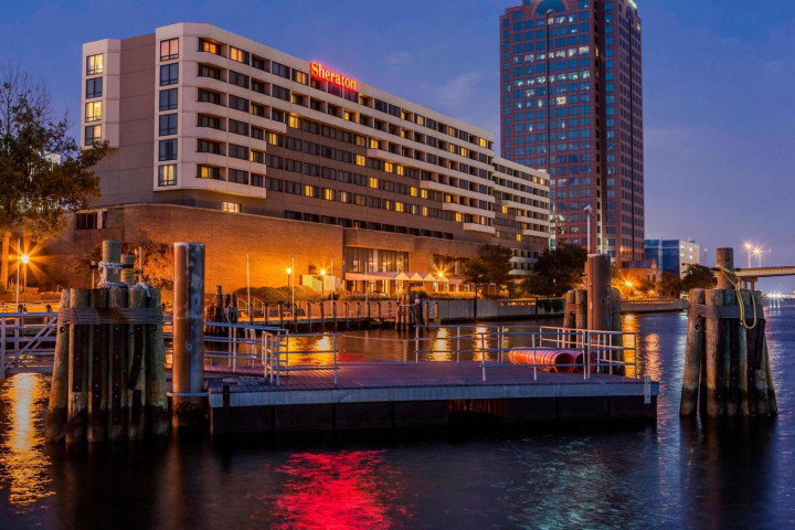 Sheraton Norfolk Waterside Hotel - Portsmouth, VA
