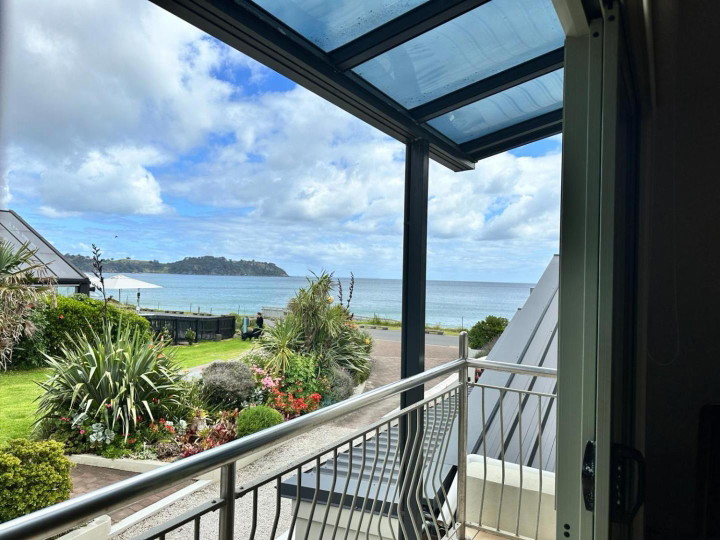 Beachfront On Waiheke - Waiheke Island